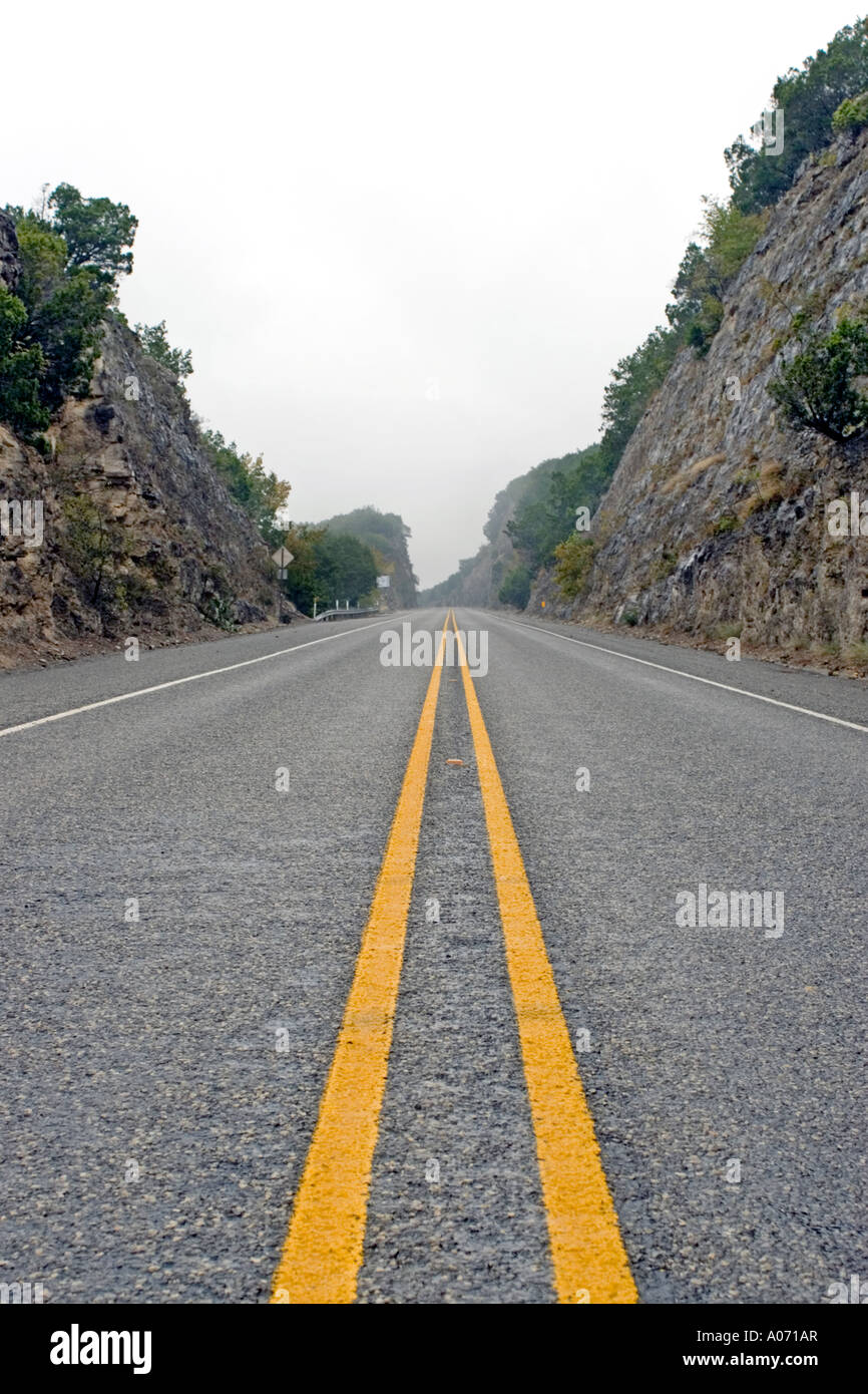 Yellow highway stripes hi-res stock photography and images - Alamy