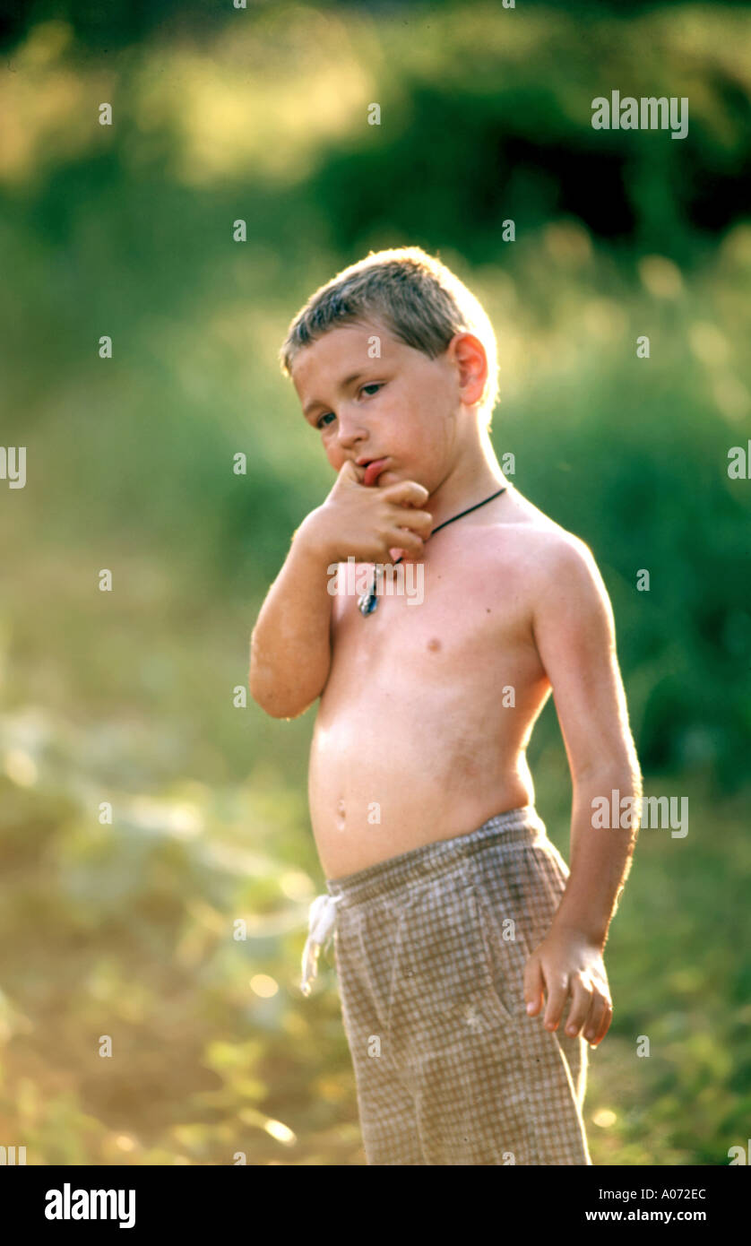 young boy crying Stock Photo - Alamy