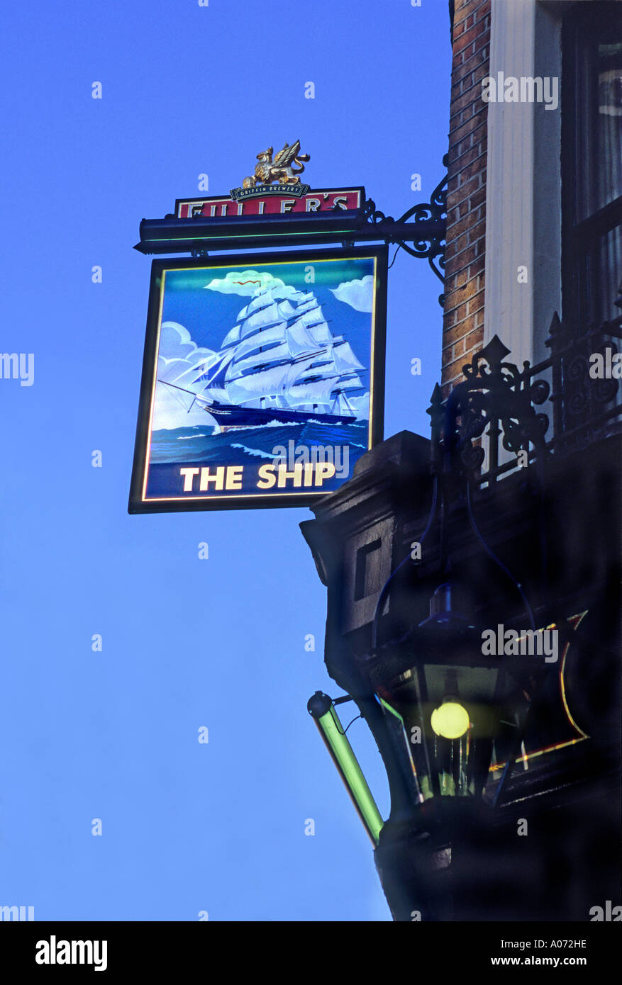 Soho pub the ship hi-res stock photography and images - Alamy