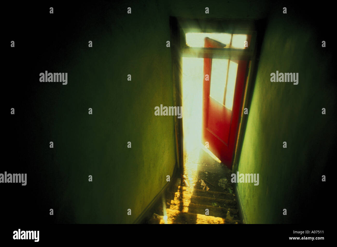 Bottom opening doors hi-res stock photography and images - Alamy