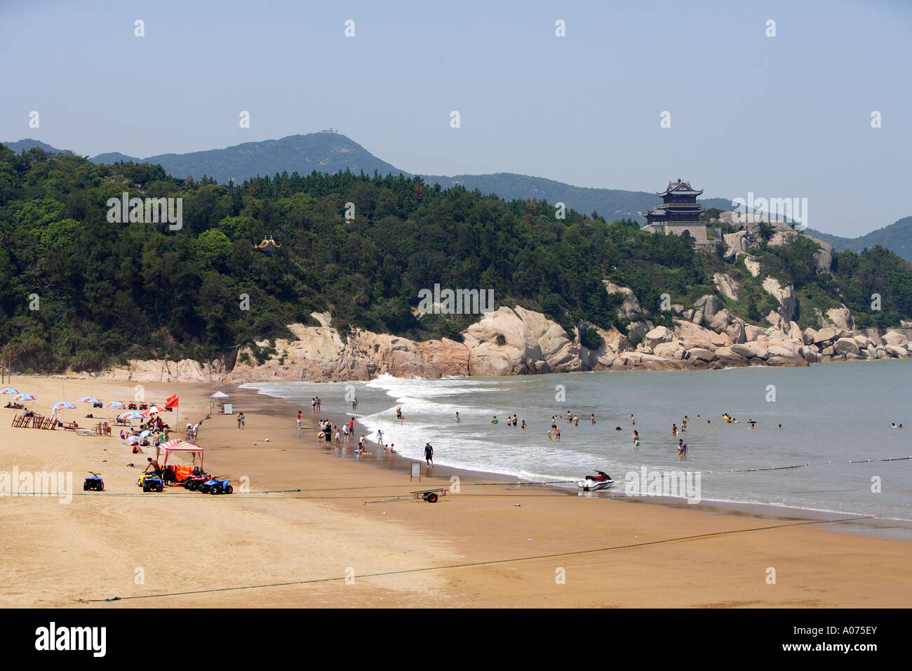 Beach scene putuoshan china hi-res stock photography and images - Alamy