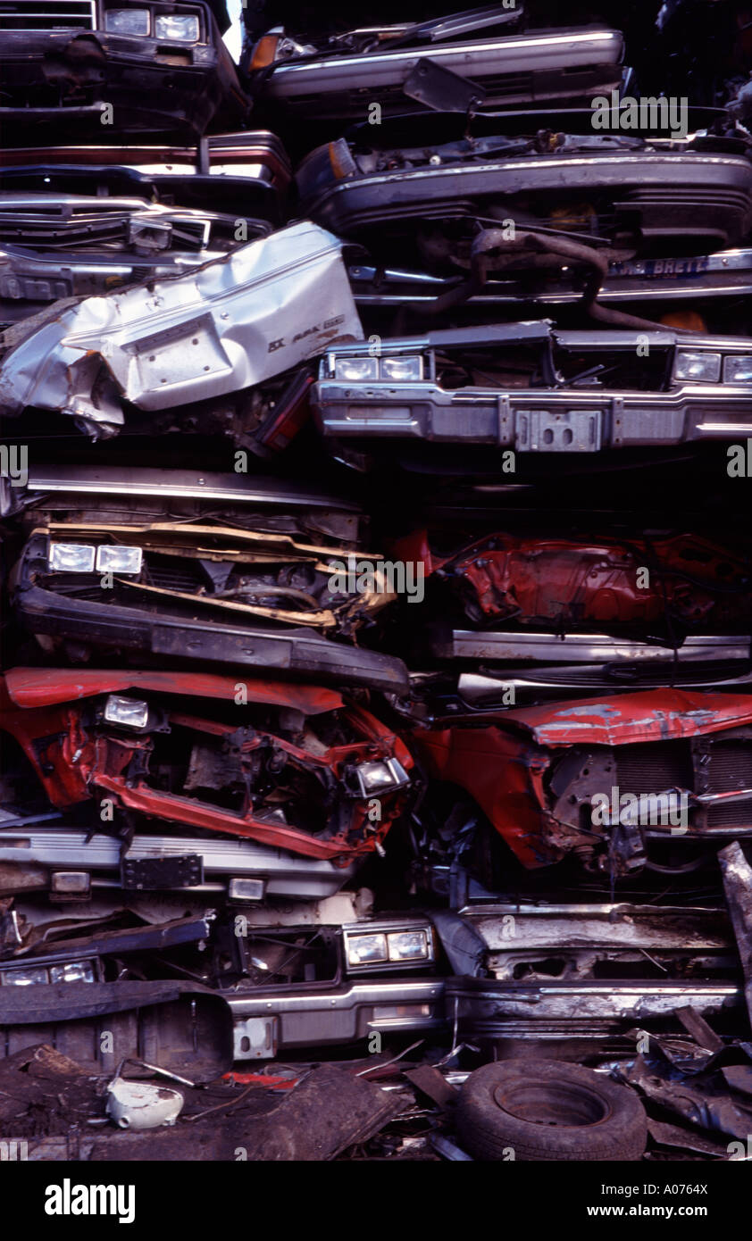 Cars for crushing hi-res stock photography and images - Alamy