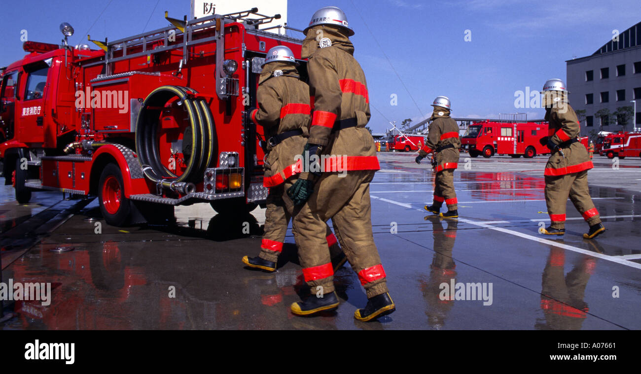 Tokyo Fire Dept in action Stock Photo - Alamy