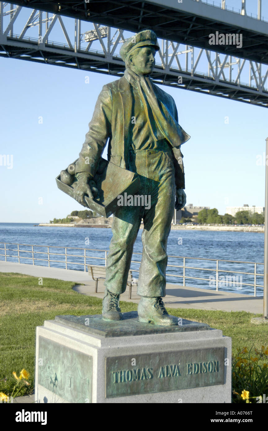 Thomas edison statue hi-res stock photography and images - Alamy