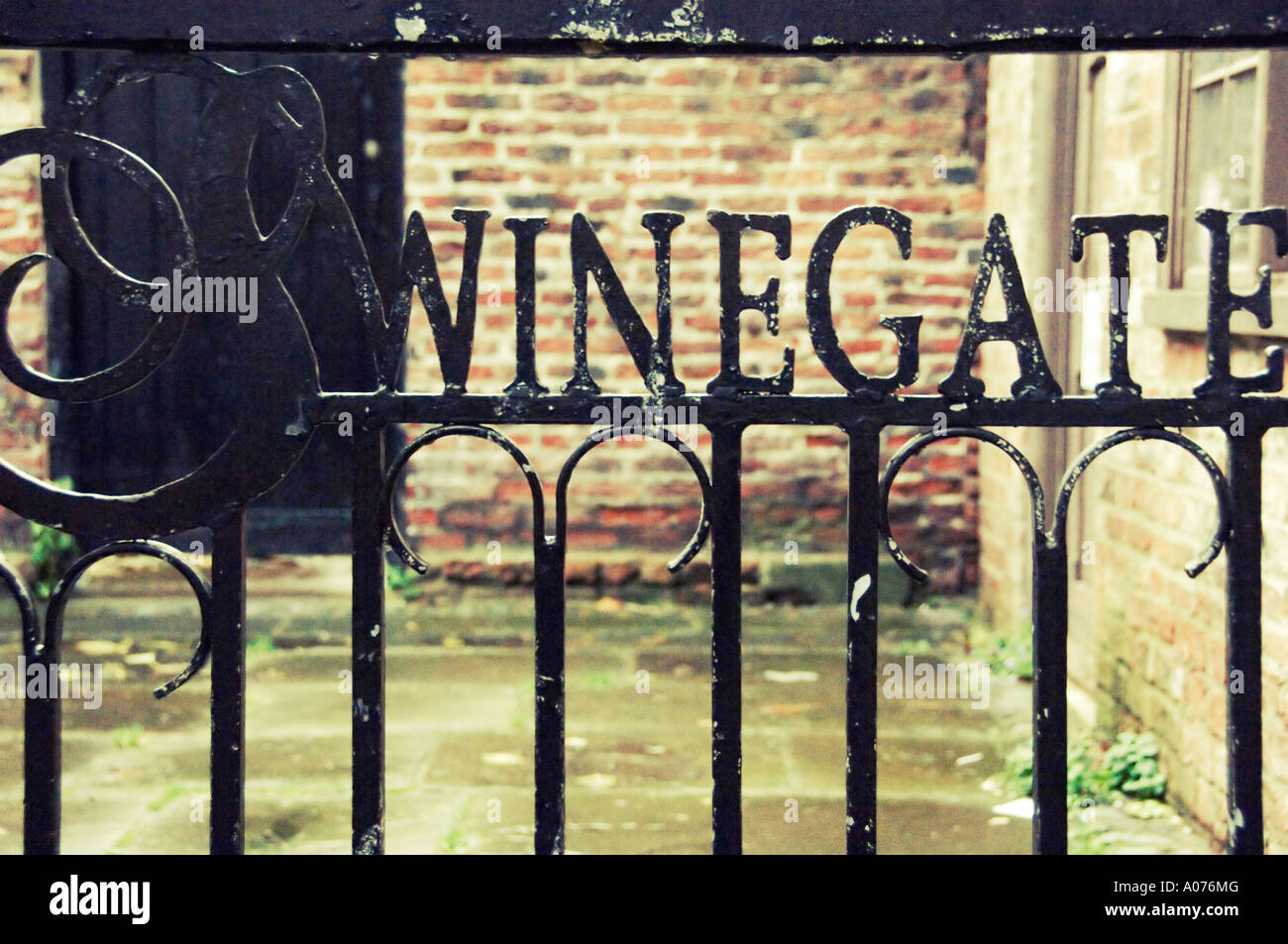 Swinegate york hi-res stock photography and images - Alamy