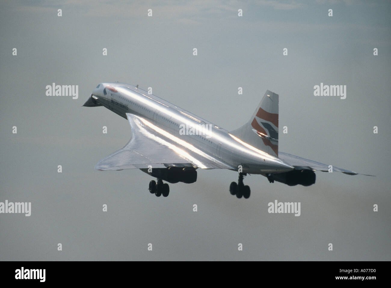 Ba concorde landing hi-res stock photography and images - Alamy