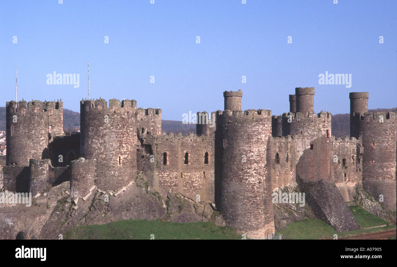 Conwy castle medieval castle built hi-res stock photography and images ...