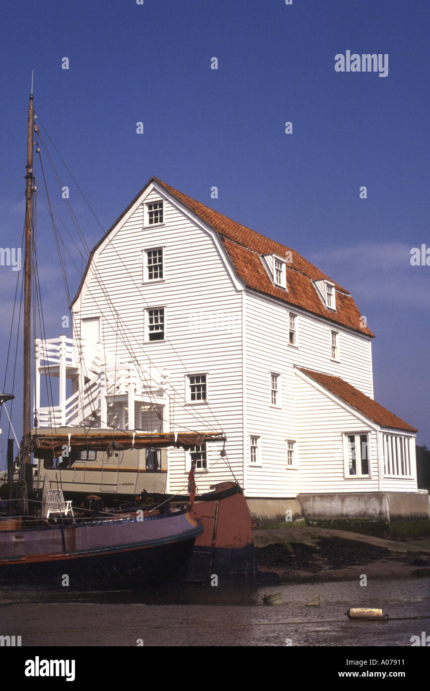 Grain Storage Warehouse Woodbridge Suffolk England United Kingdom Stock ...