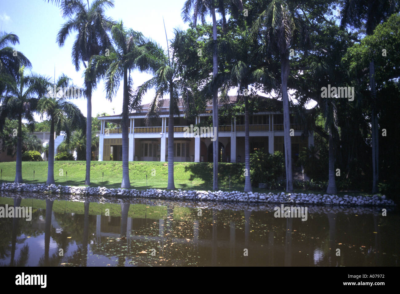 Bonnet house hi-res stock photography and images - Alamy
