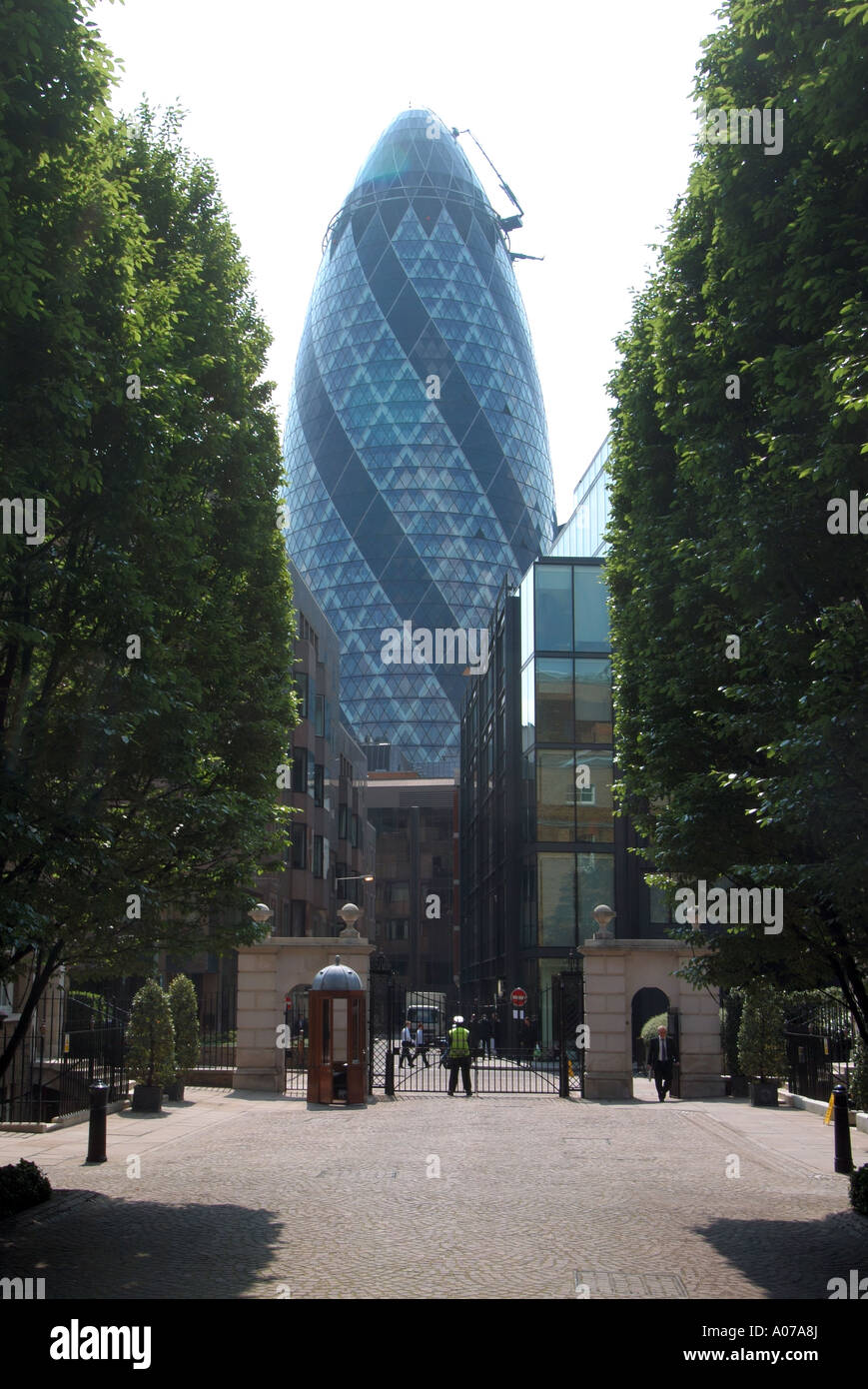 London 30 St Mary Axe architects Foster and Partners Gherkin building ...