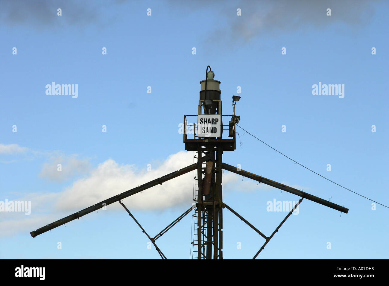 Sand Tower Paxton Gravel Pit Cambridgeshire England Stock Photo - Alamy
