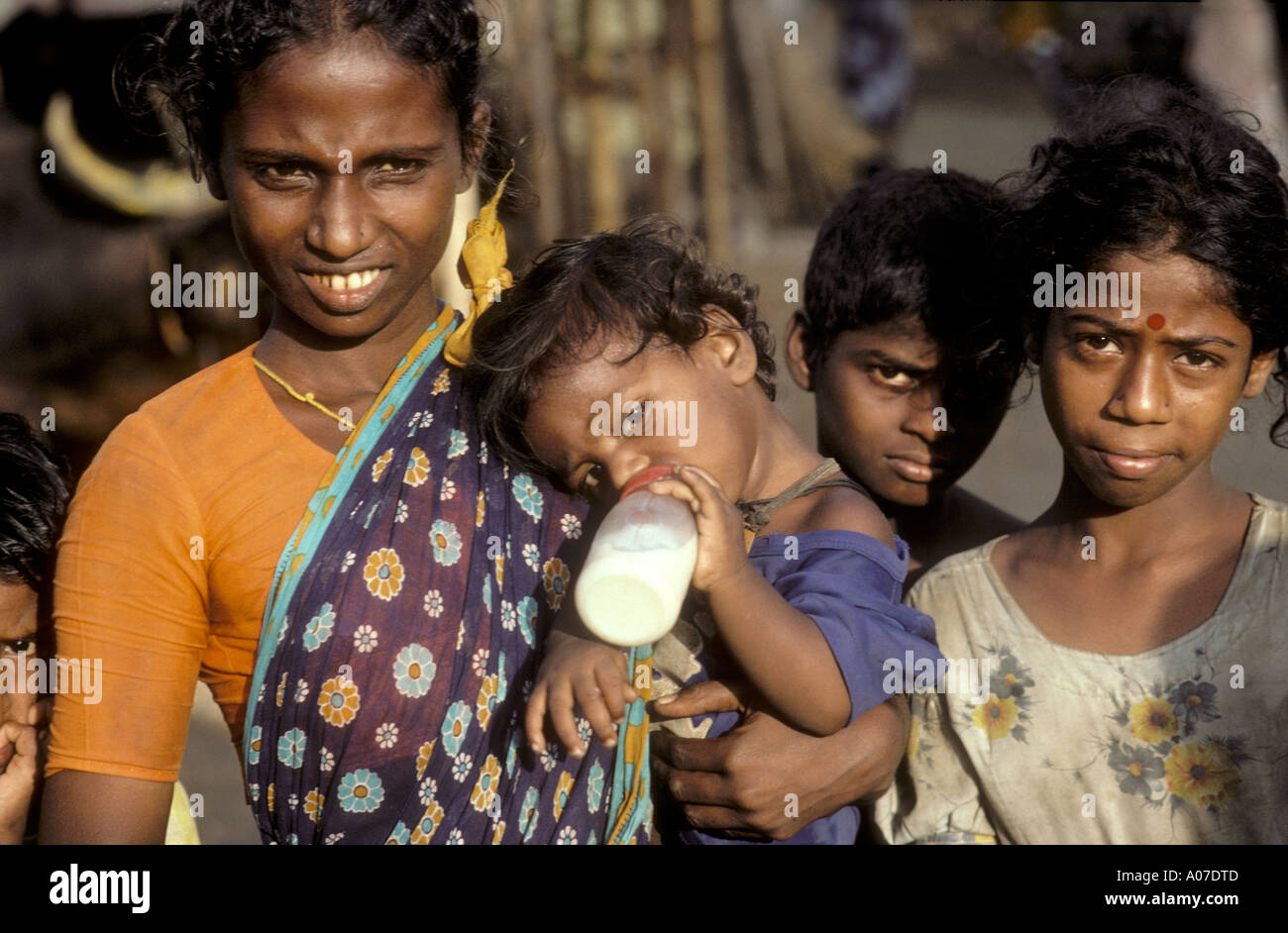 Poor mother and children hi-res stock photography and images - Alamy