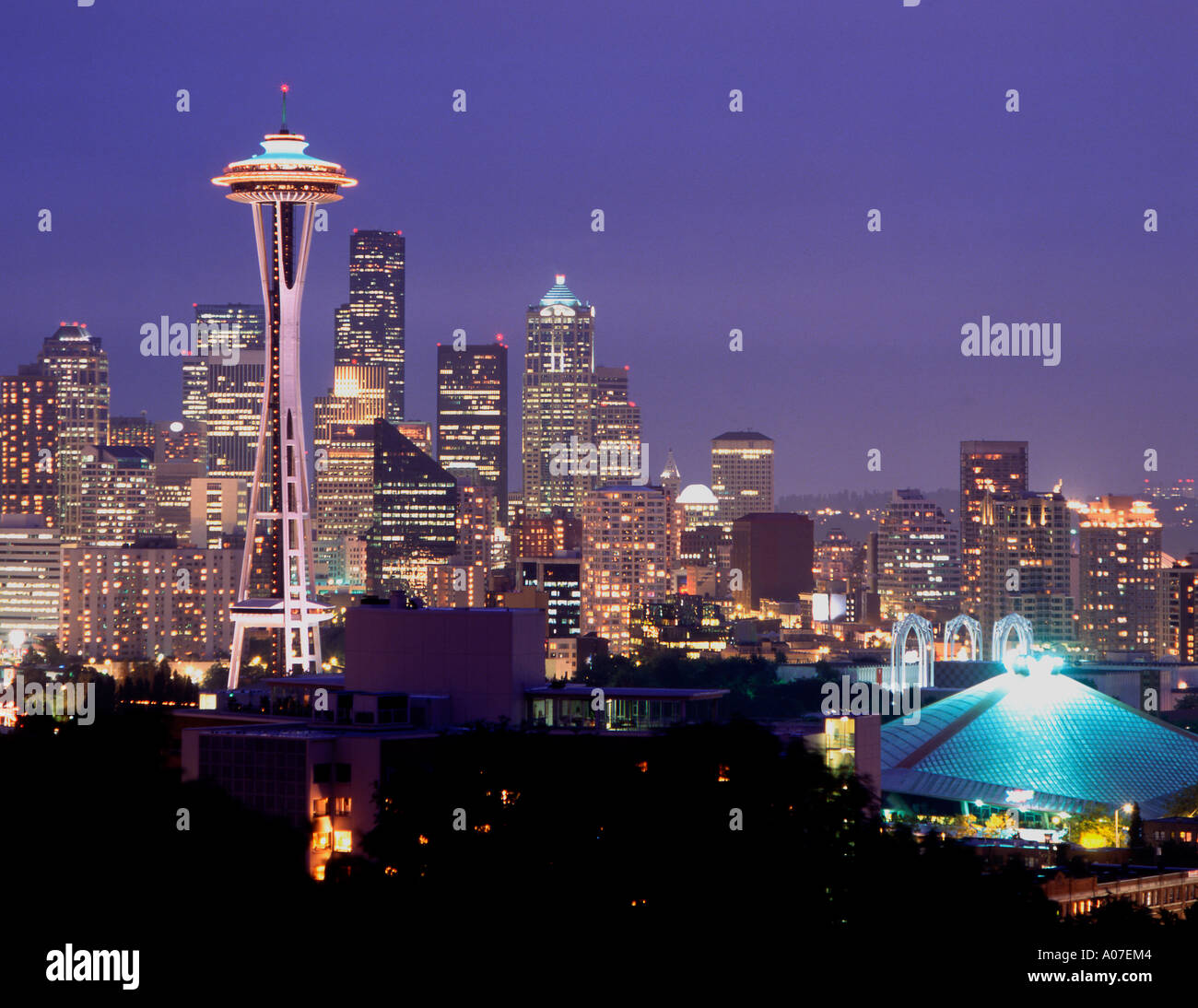 Seattle skyline night hi-res stock photography and images - Alamy