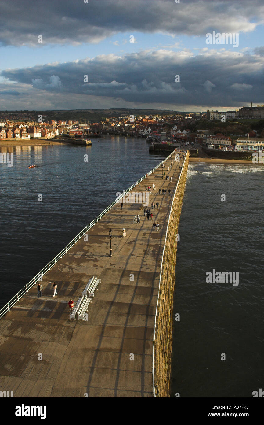 Whitby pier harbour hi-res stock photography and images - Alamy