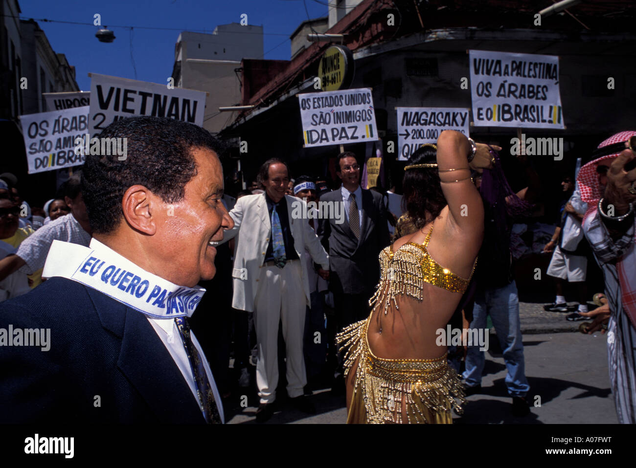 Arab community in Rio and local population demonstrates against race ...