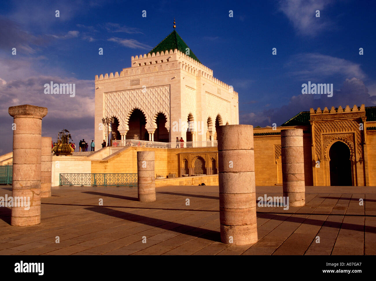Fifth dynasty tomb hi-res stock photography and images - Alamy