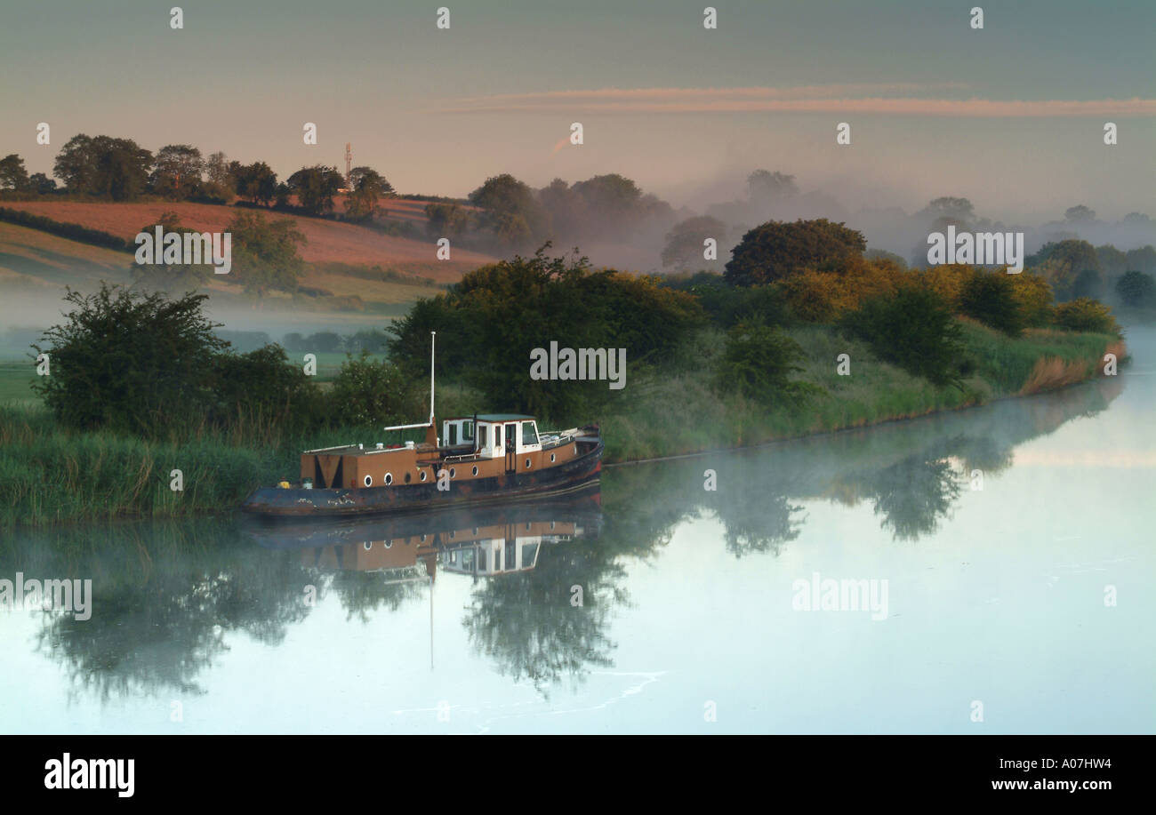 Early Morning Mist Shrouds the River Weaver at Acton Bridge, Cheshire ...