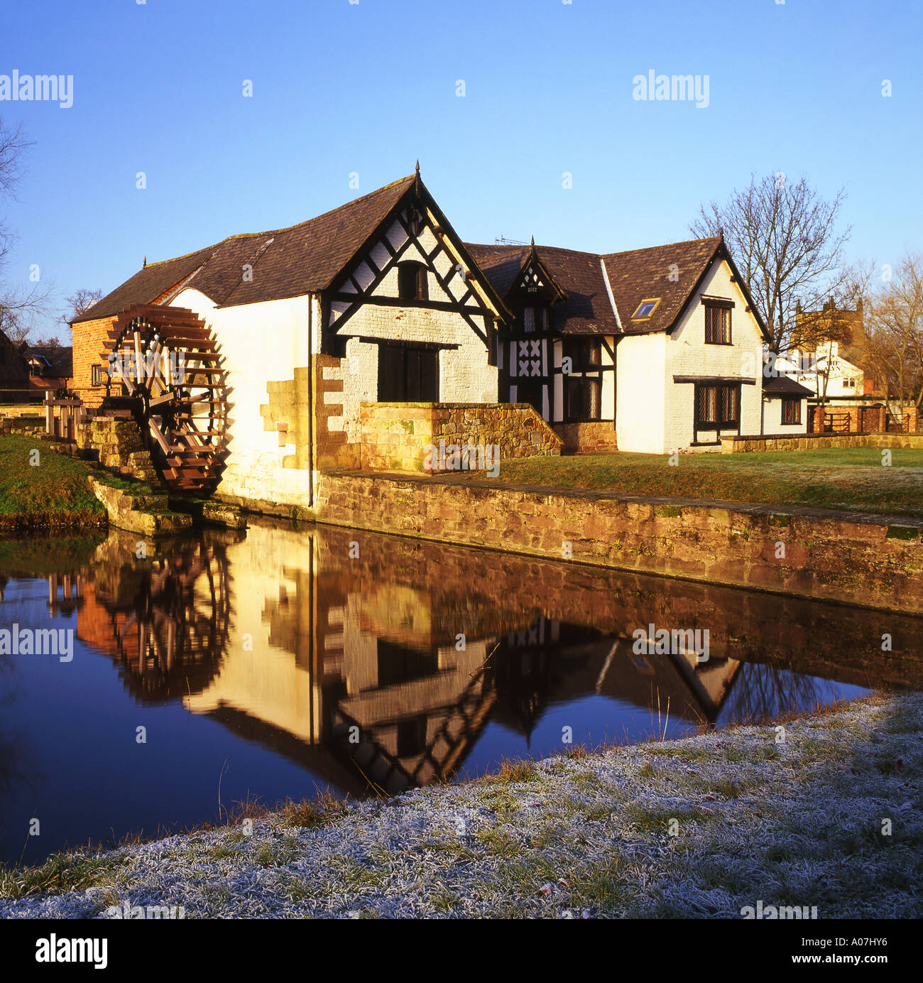 Mill pool hi-res stock photography and images - Alamy