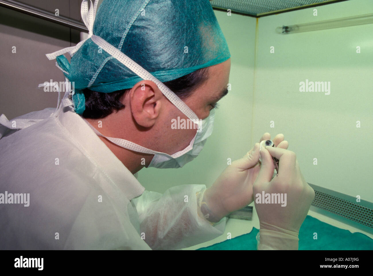 Chip inside brain hi-res stock photography and images - Alamy