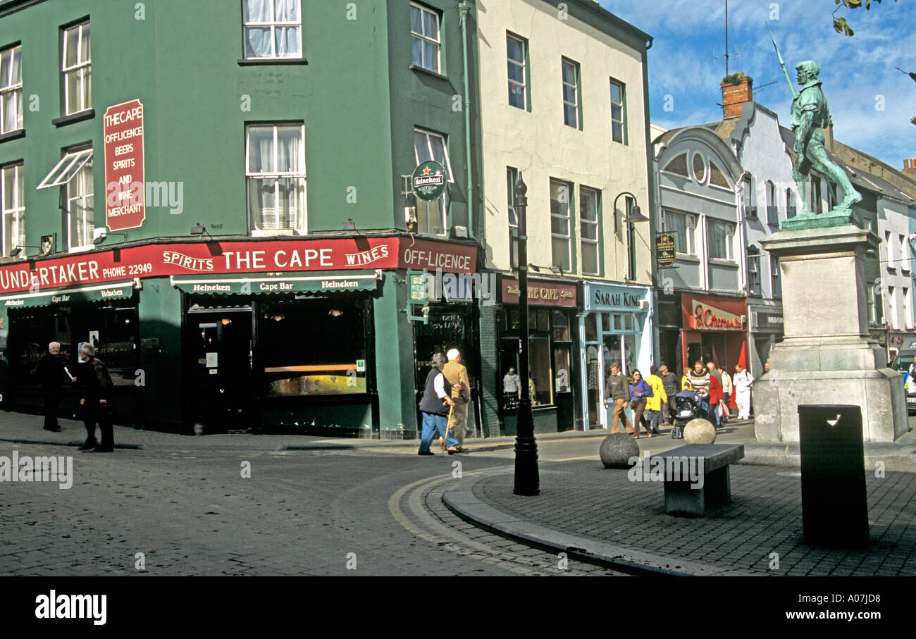 Wexford town street hi-res stock photography and images - Alamy