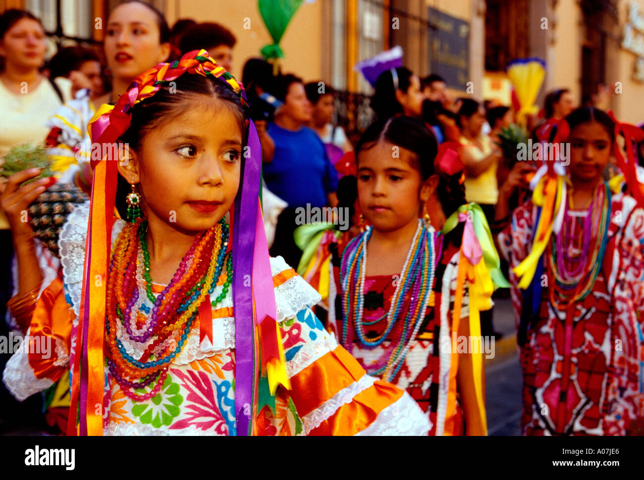 Guelaguetza Dancers Traditional Dance Oaxaca Costume High Resolution ...
