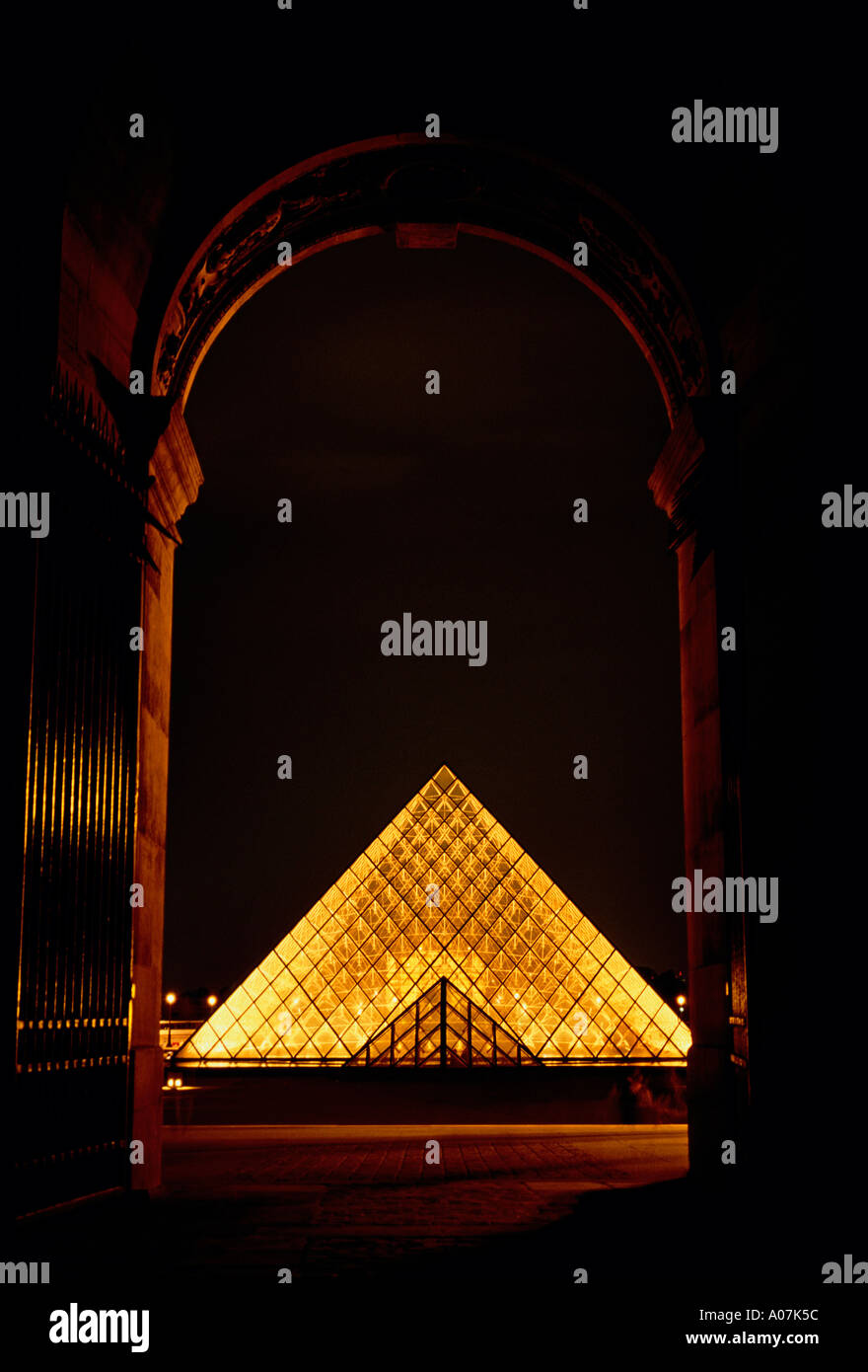 Glass Pyramid, designed by architect I M Pei, courtyard, Cour Napoleon ...