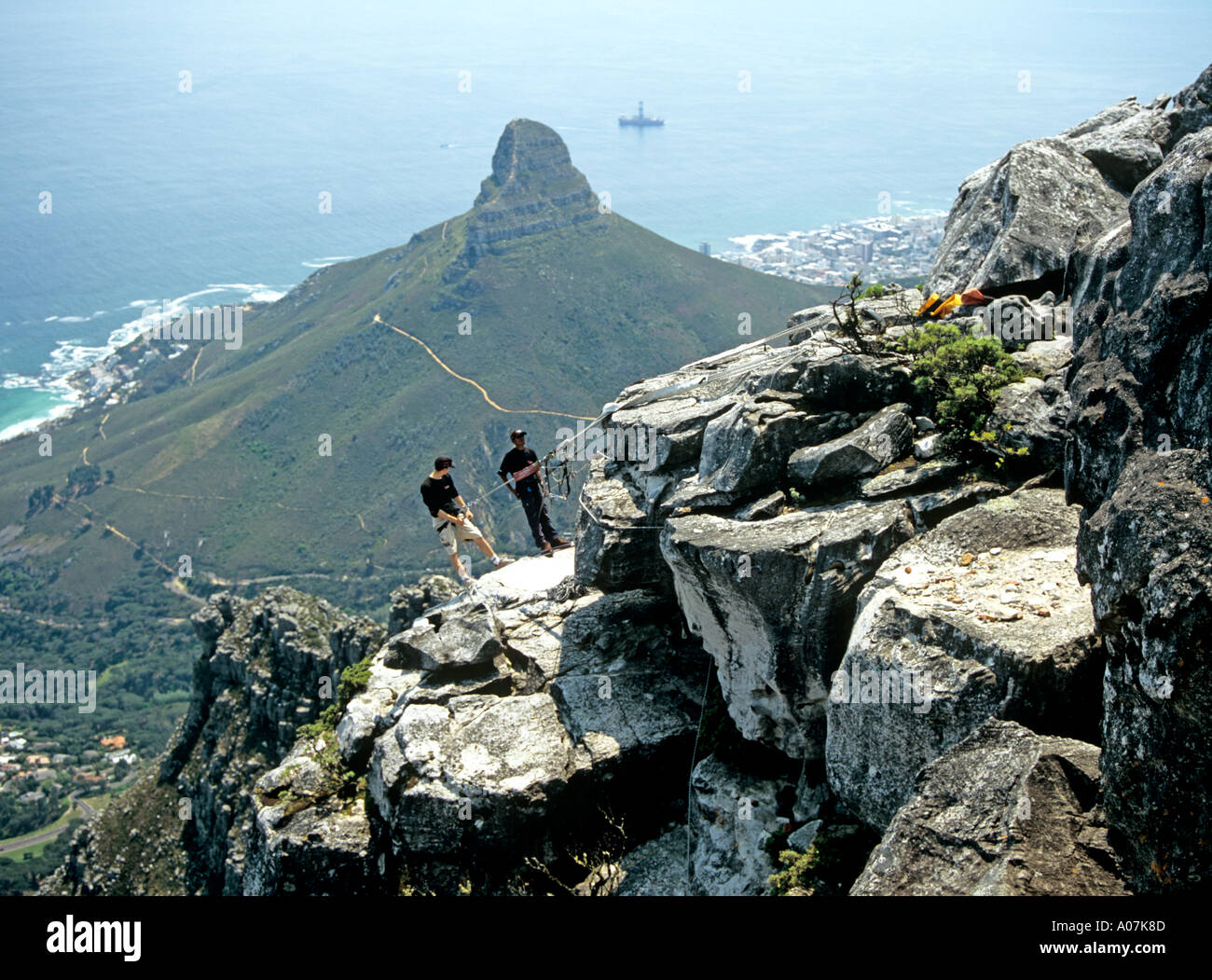 Abseiling down table mountain hi-res stock photography and images - Alamy