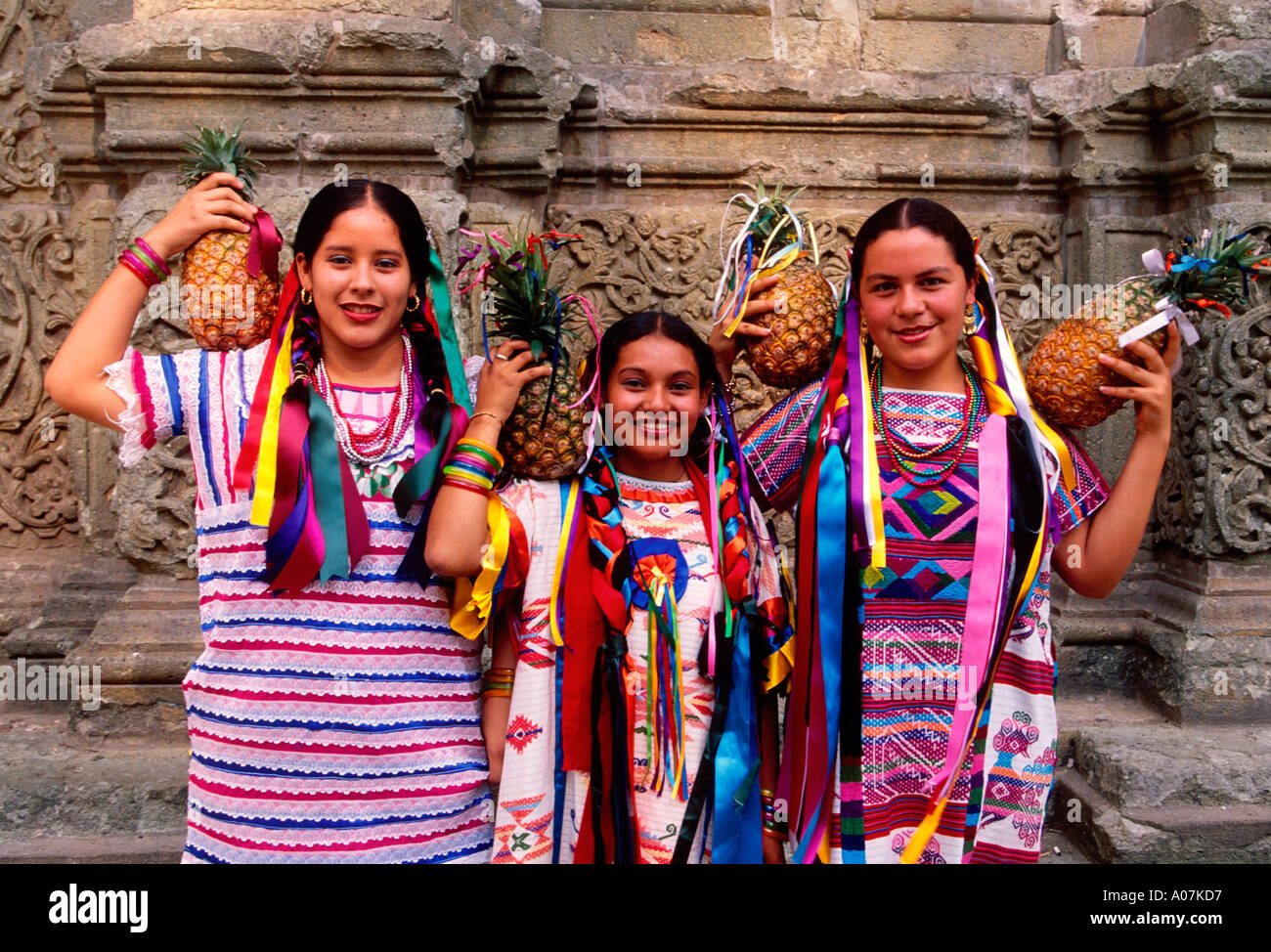 Three mexicans mexican people women hi-res stock photography and images ...