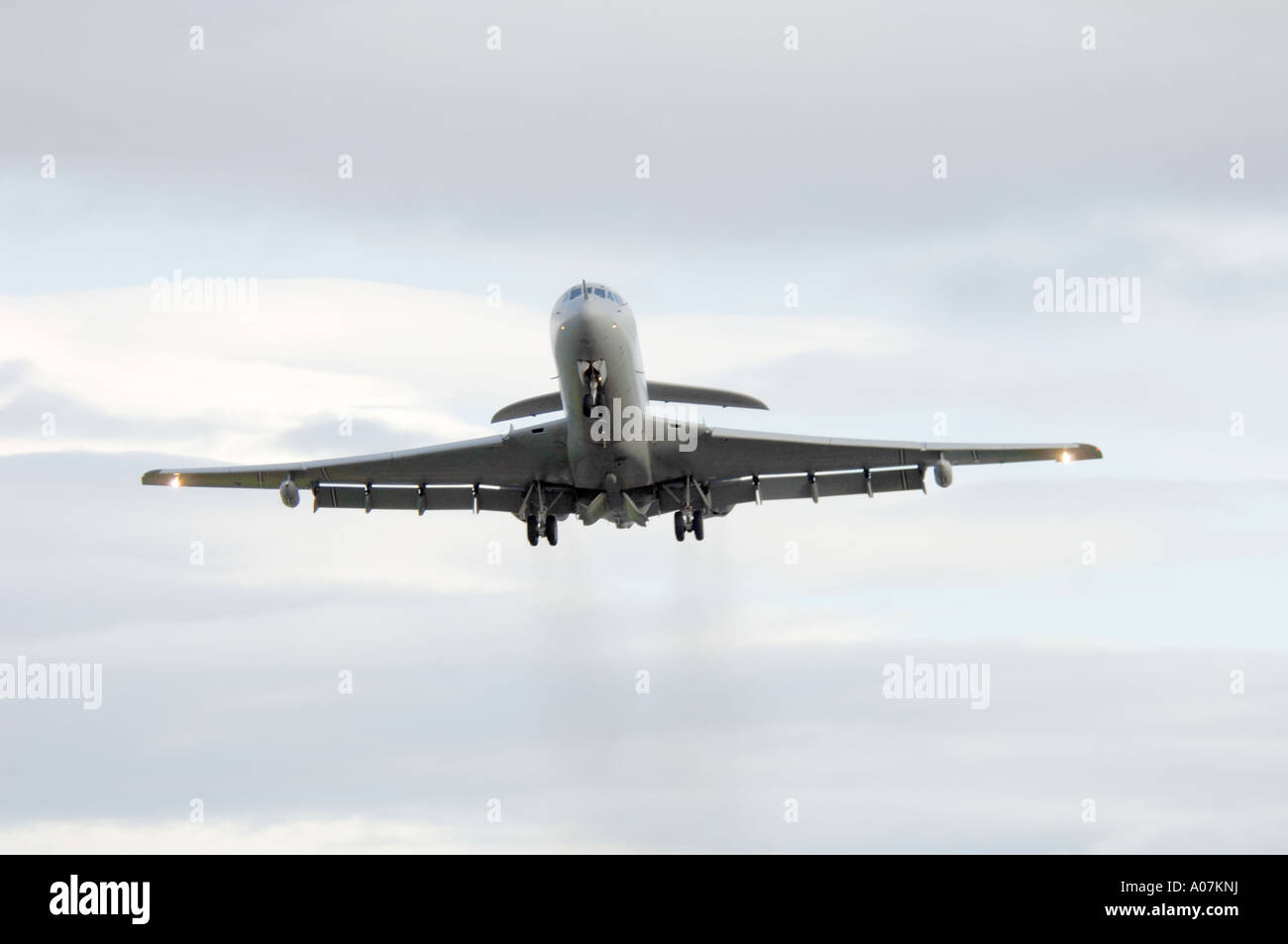 Raf vickers vc10 tanker aircraft hi-res stock photography and images ...