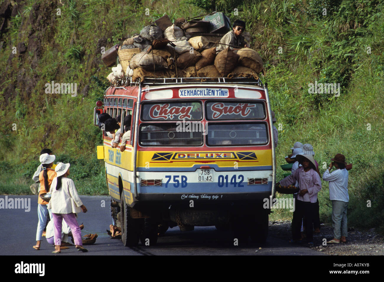 Bus laden hi-res stock photography and images - Alamy