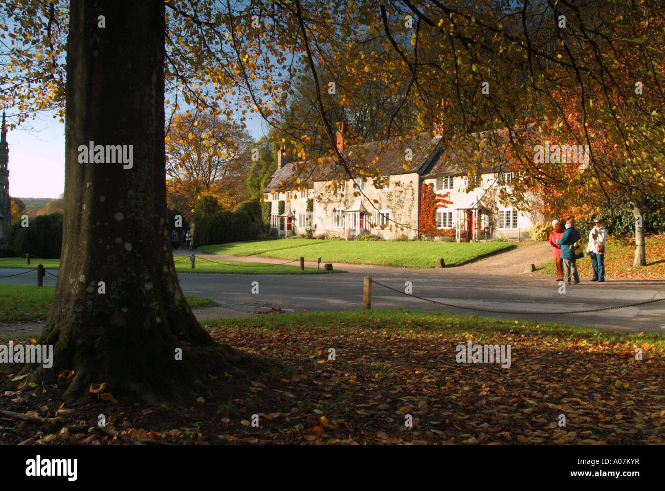 Cottages stourhead hi-res stock photography and images - Alamy