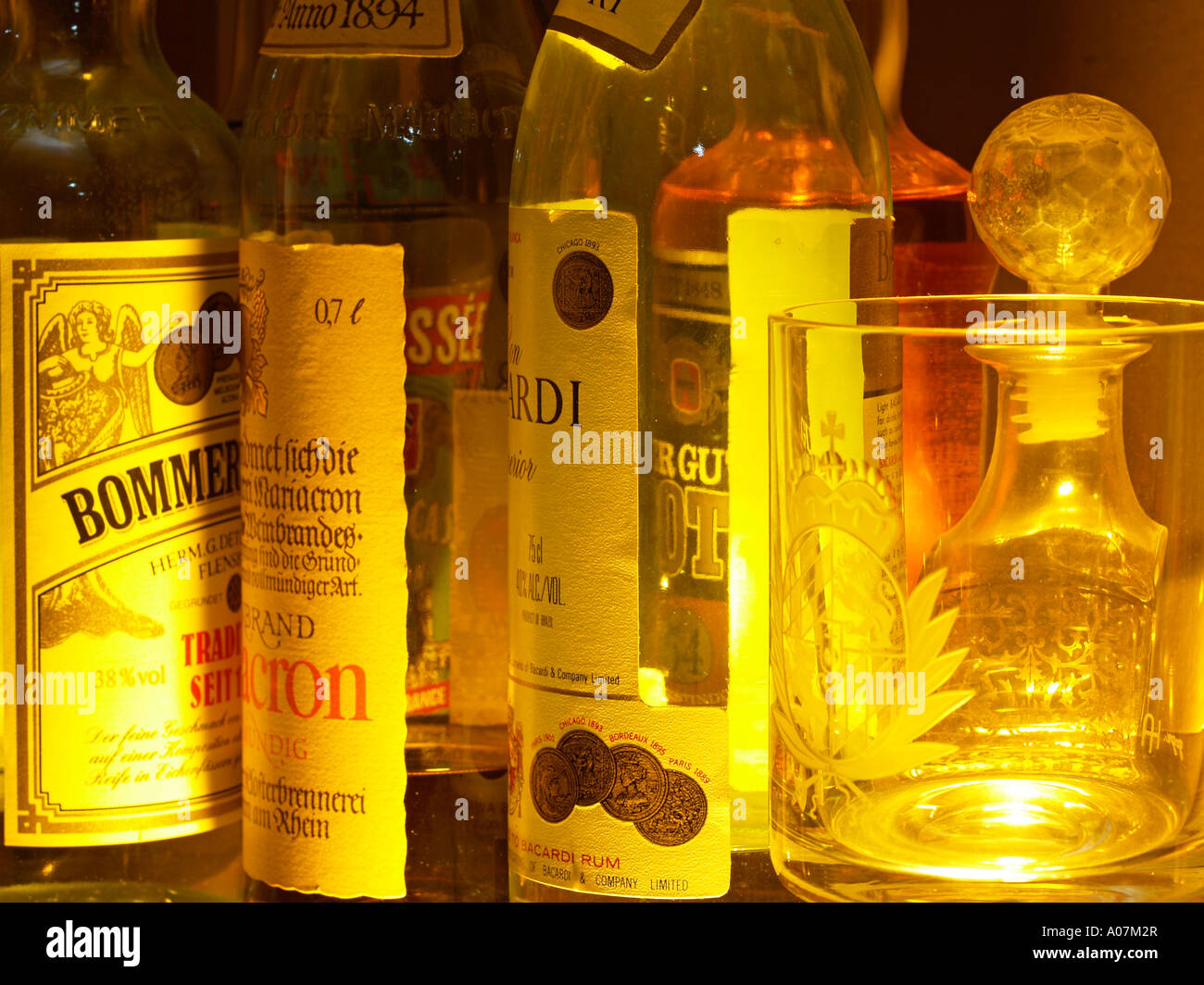 Alcoholic drink drinks beverage bacardi hi-res stock photography and ...