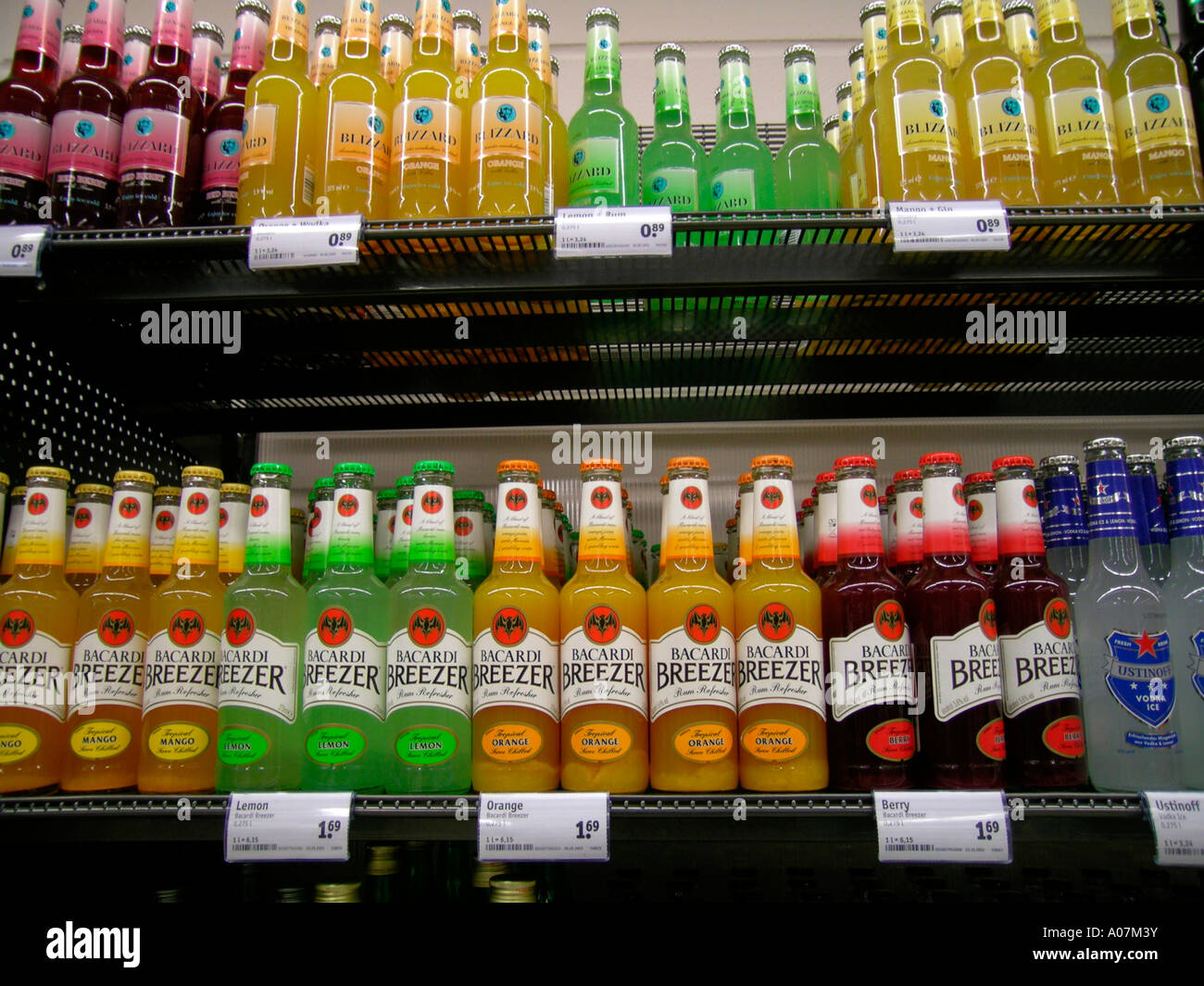 Alcopops hi-res stock photography and images - Alamy