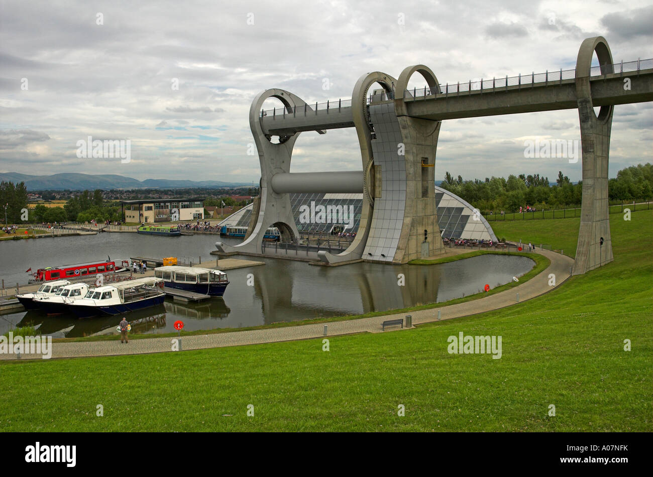 The Falkirk Wheel rotating boat lift and basin, Falkirk, Scotland Stock ...