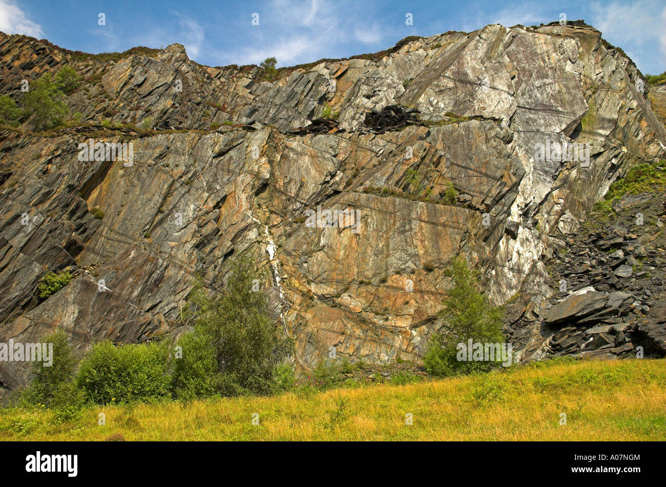 Rock face at Ballachulish slate quarry, Scotland Stock Photo - Alamy