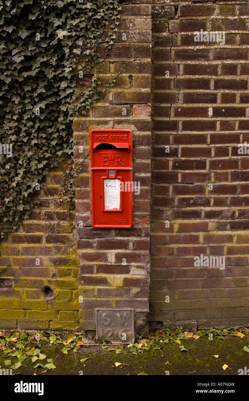 Letter box brick wall hi-res stock photography and images - Alamy