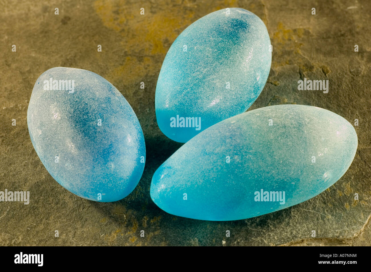 Eggs and pebbles hi-res stock photography and images - Alamy