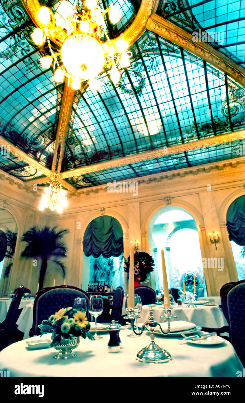 Fancy french restaurant interior decor hi-res stock photography and ...