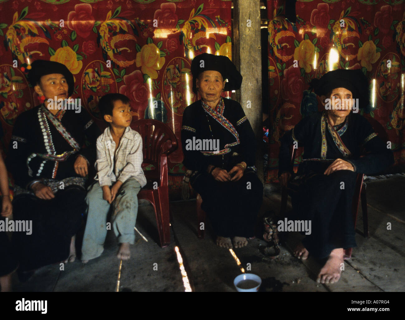 Black Lao Family Sapa Vietnam Stock Photo - Alamy