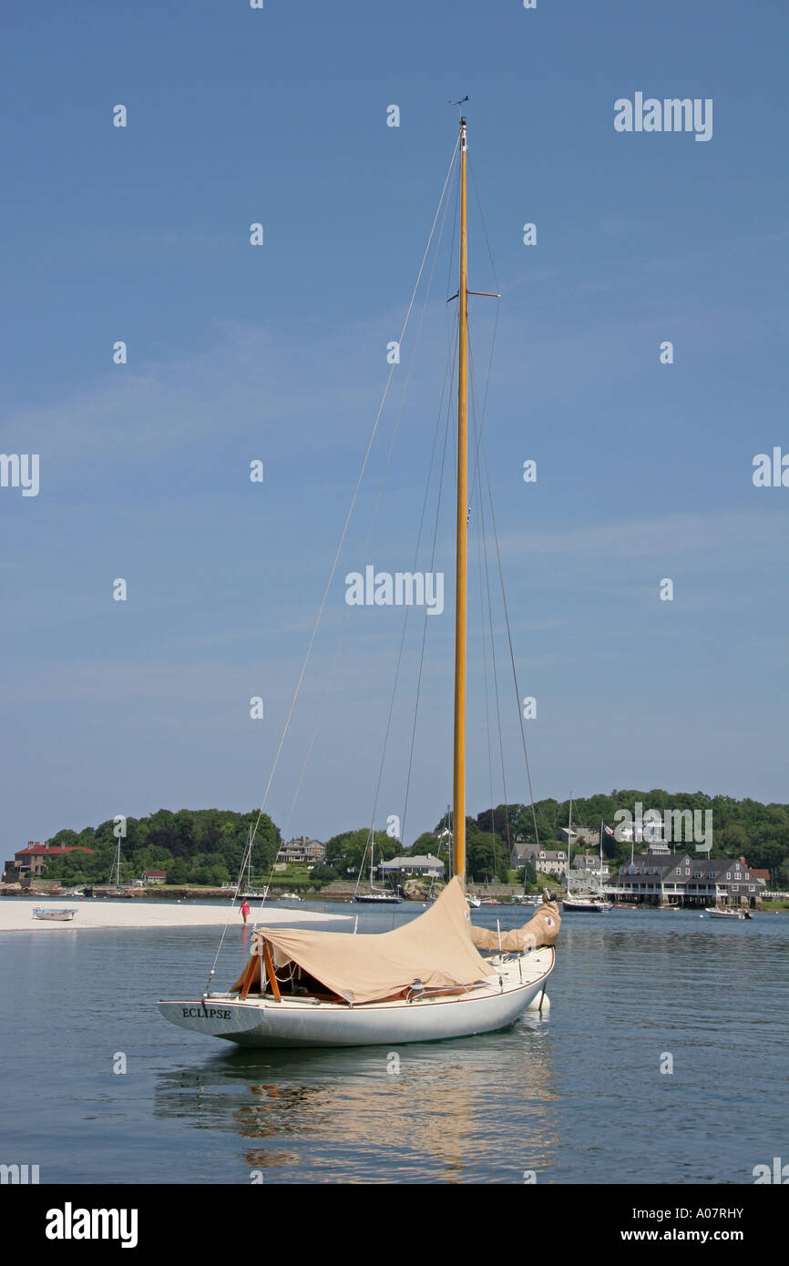 New sloops hi-res stock photography and images - Alamy