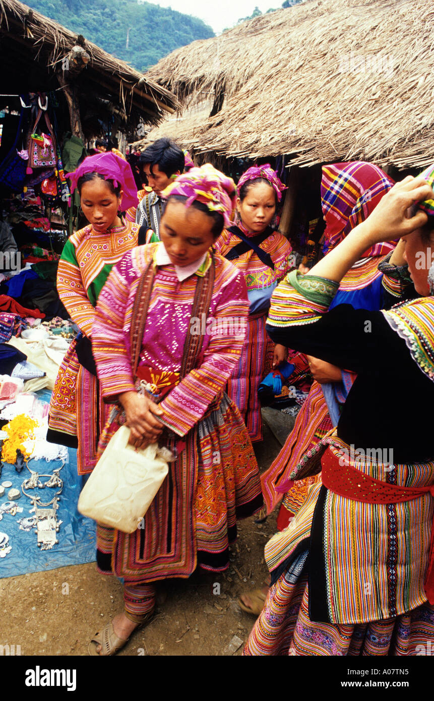 Apron skirts hi-res stock photography and images - Alamy