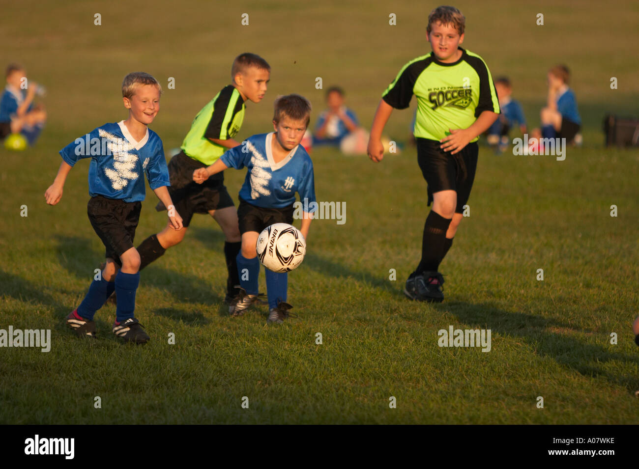 Young lads playing football hi-res stock photography and images - Alamy