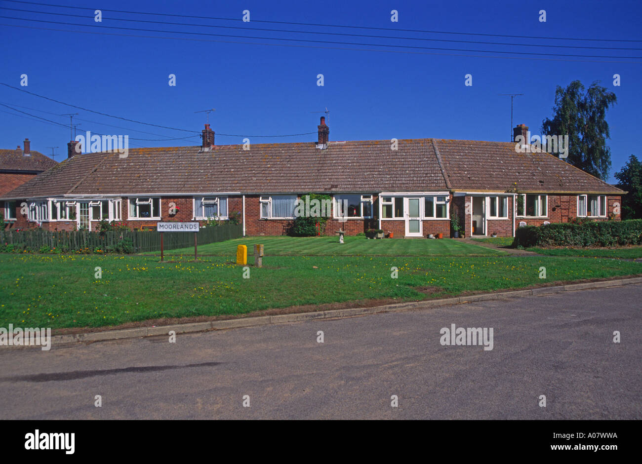 Semi detached bungalows hi-res stock photography and images - Alamy