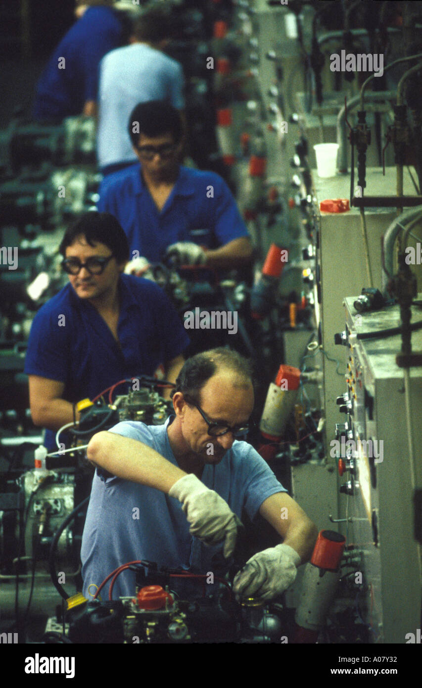 Assembly line workers, line hi-res stock photography and images - Alamy