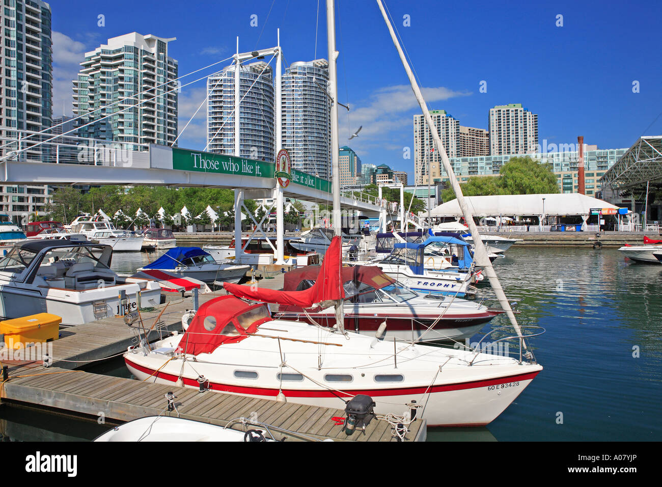 Toronto, Marina, Queen's Quay West Stock Photo - Alamy