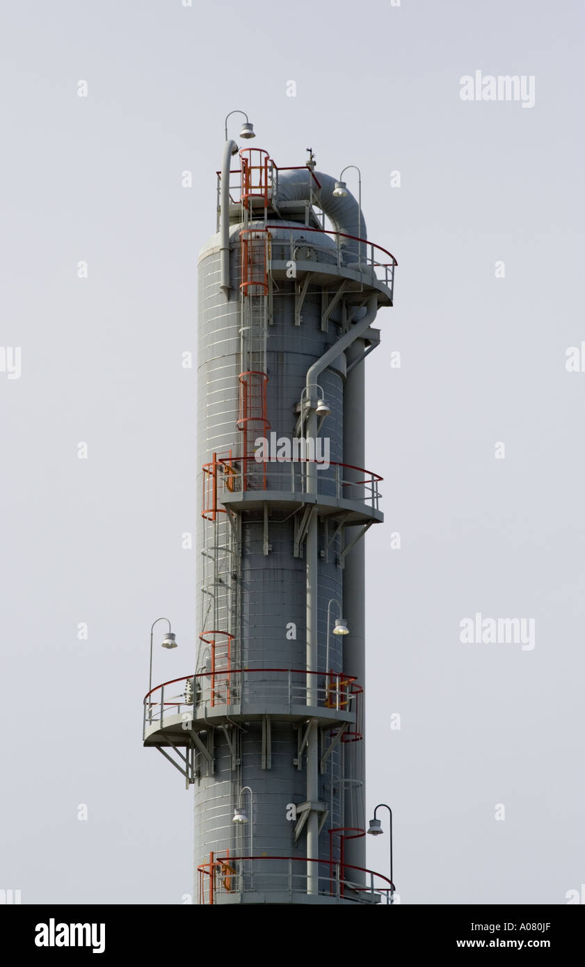 Fractionating tower hi-res stock photography and images - Alamy