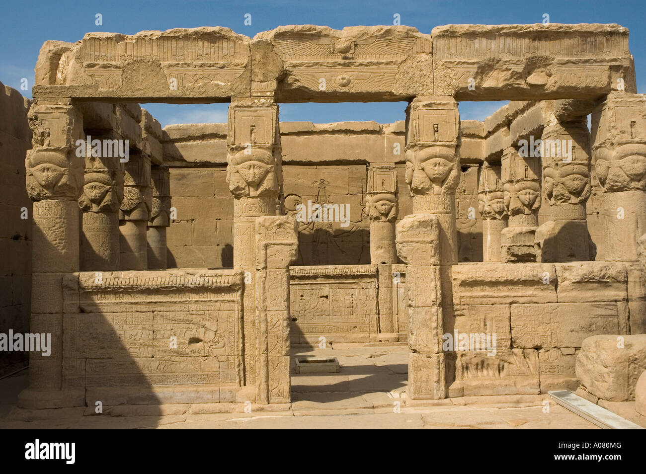 Ruin egyptian temple hi-res stock photography and images - Alamy