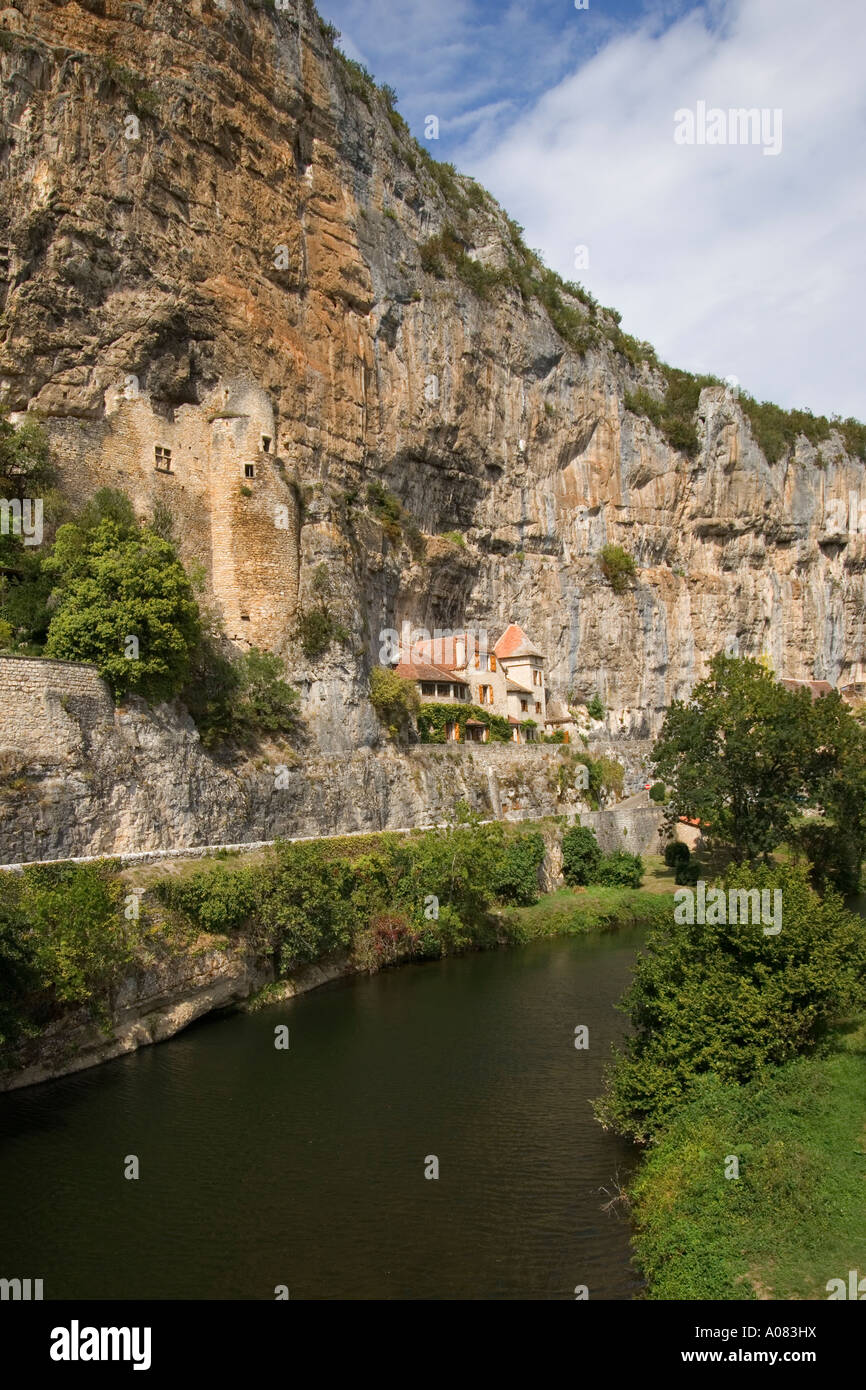 Curious village houses built against the cliffs, Cabrerets, 46, Lot ...