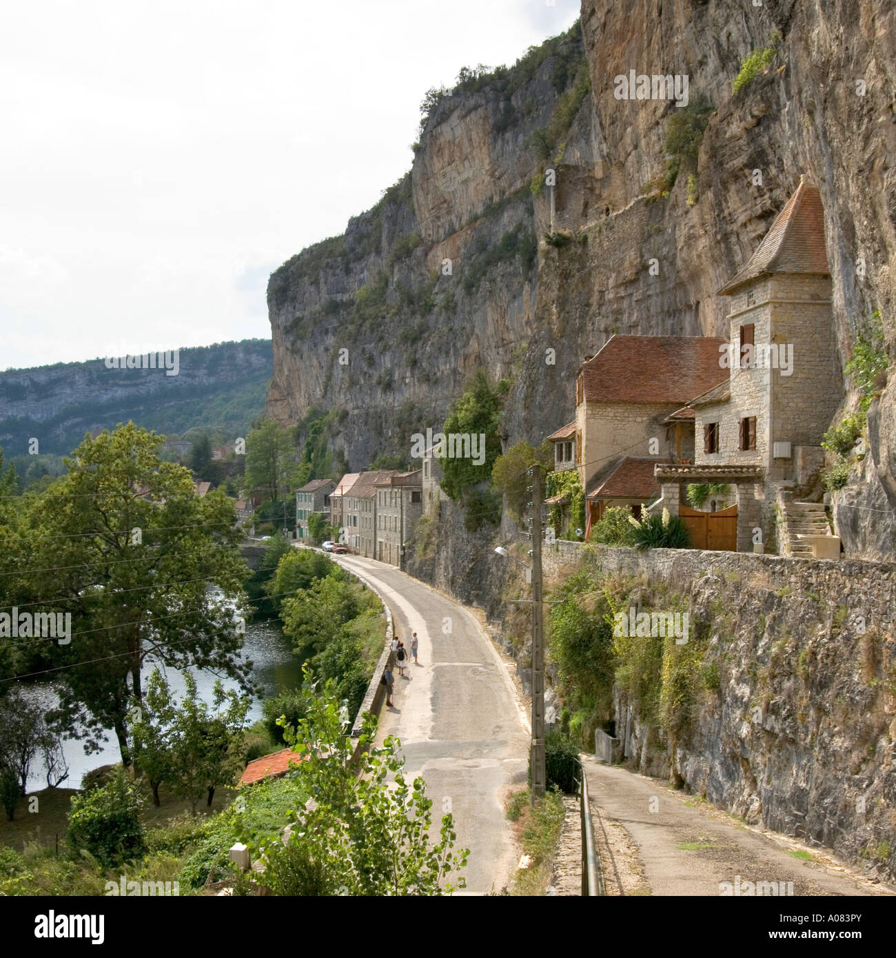 Curious village houses built against the cliffs, Cabrerets, 46, Lot ...