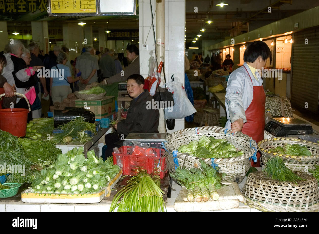 Greengrocer, Suzhou market Stock Photo - Alamy